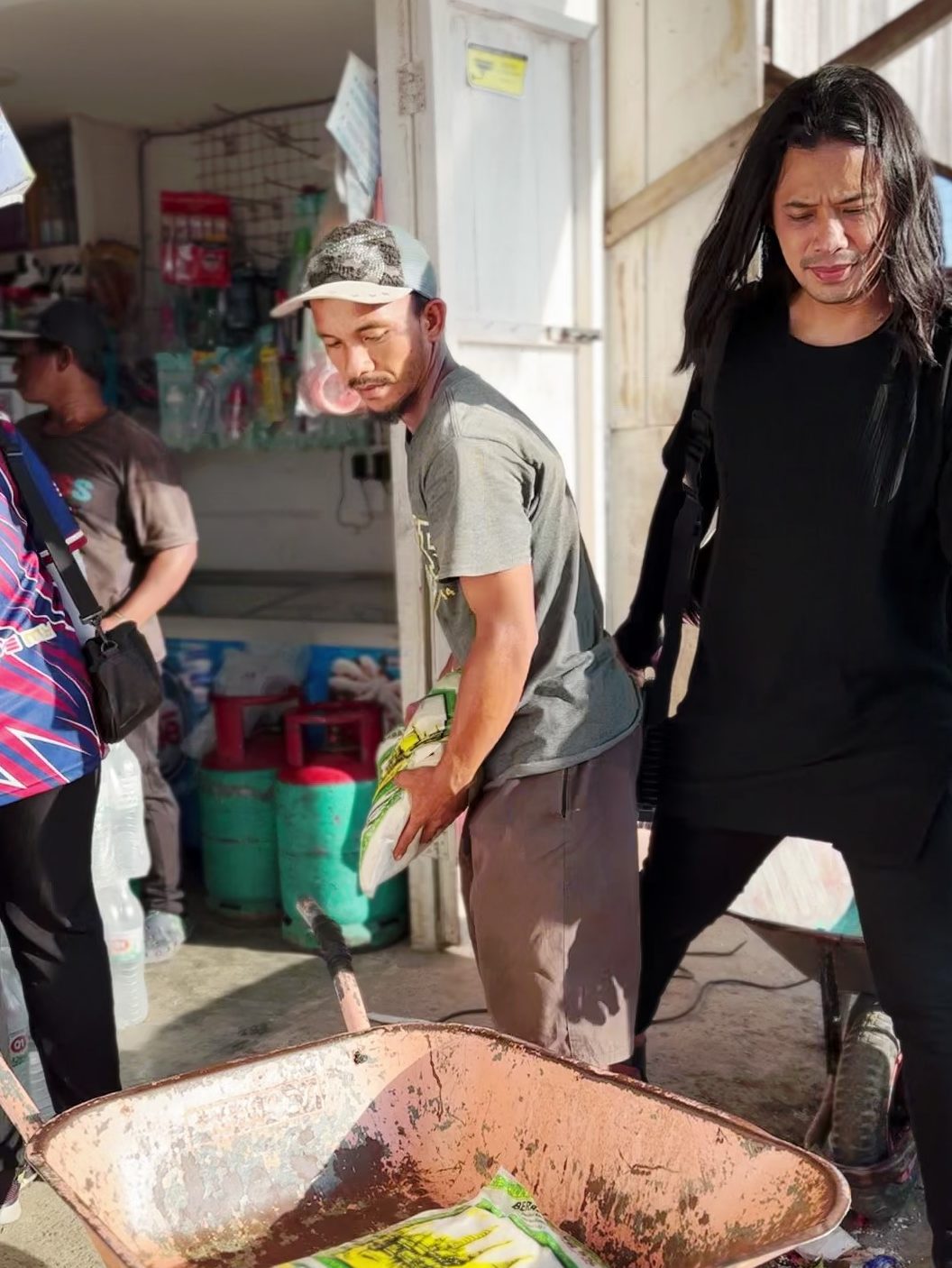 Agihan Pek Makanan di Semporna – Impactive MY